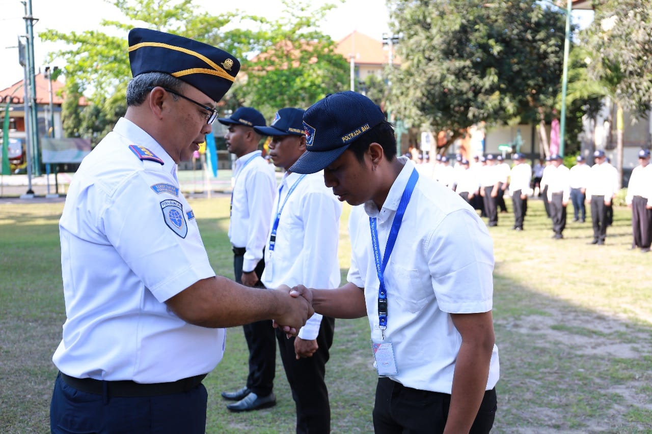 Poltrada Bali Membuka Diklat Pengemudi – Politeknik Transportasi Darat Bali