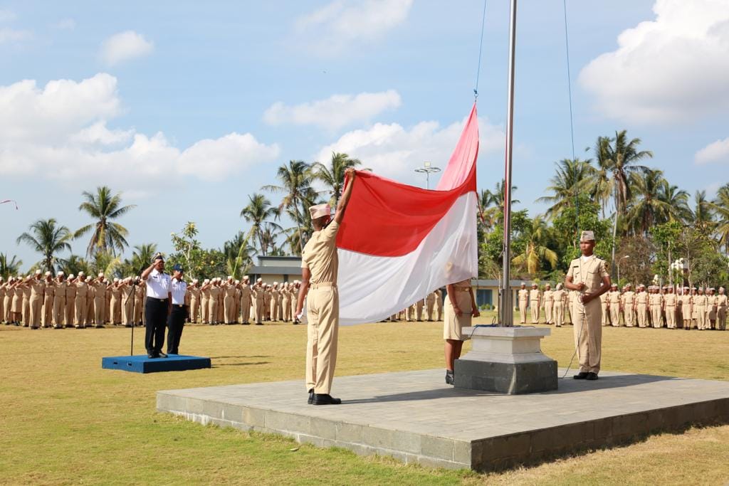 Poltrada Bali melaksanakan Upacara Bendera – Politeknik Transportasi ...