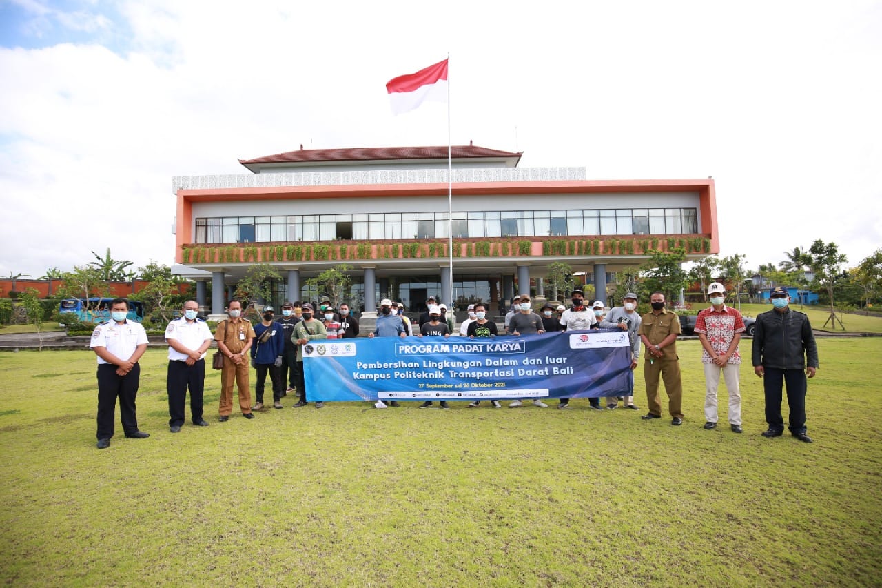 Program Padat Karya Poltrada Bali Tahun 2021 Buka Ruang Kerja Bagi Masyarakat Sekitar Kampus ...