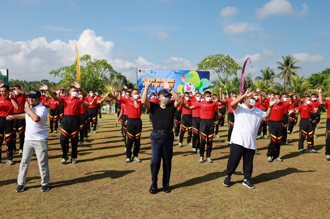 SENAM BERSAMA DAN BINCANG SANTAI BERSAMA KEPALA BADAN PENGEMBANGAN ... SENAM BERSAMA DAN BINCANG SANTAI BERSAMA KEPALA BADAN PENGEMBANGAN ...