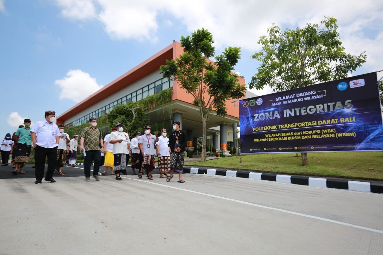 Evaluasi Lapangan Pembangunan Zona Integritas Menuju Wilayah Bebas dari Korupsi (WBK) Tahun 2022 ...