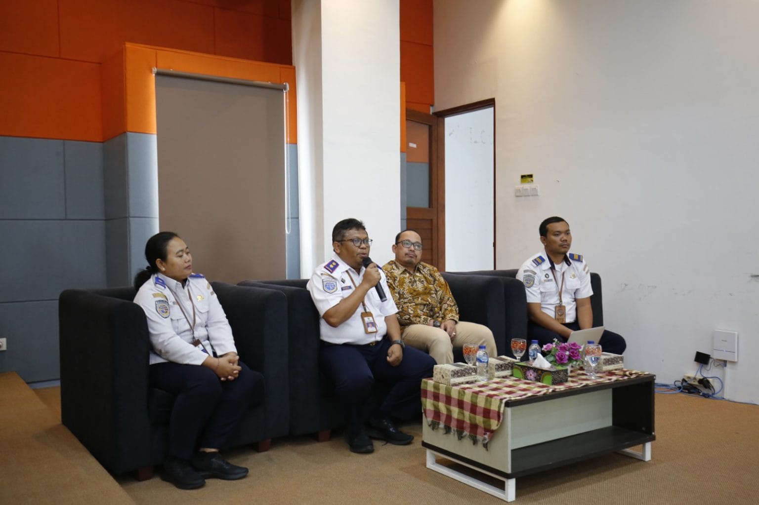 REVIEW DOKUMEN AKREDITASI PERGURUAN TINGGI POLTRADA BALI TAHUN 2023 ...